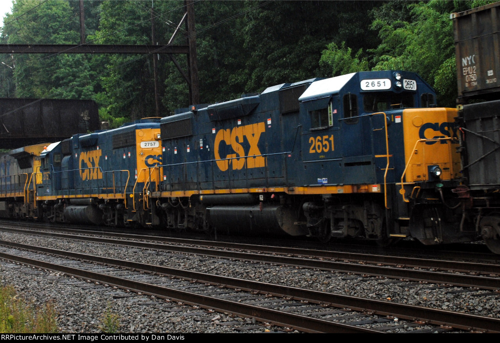 CSX GP38-2 2651 on Q438-23